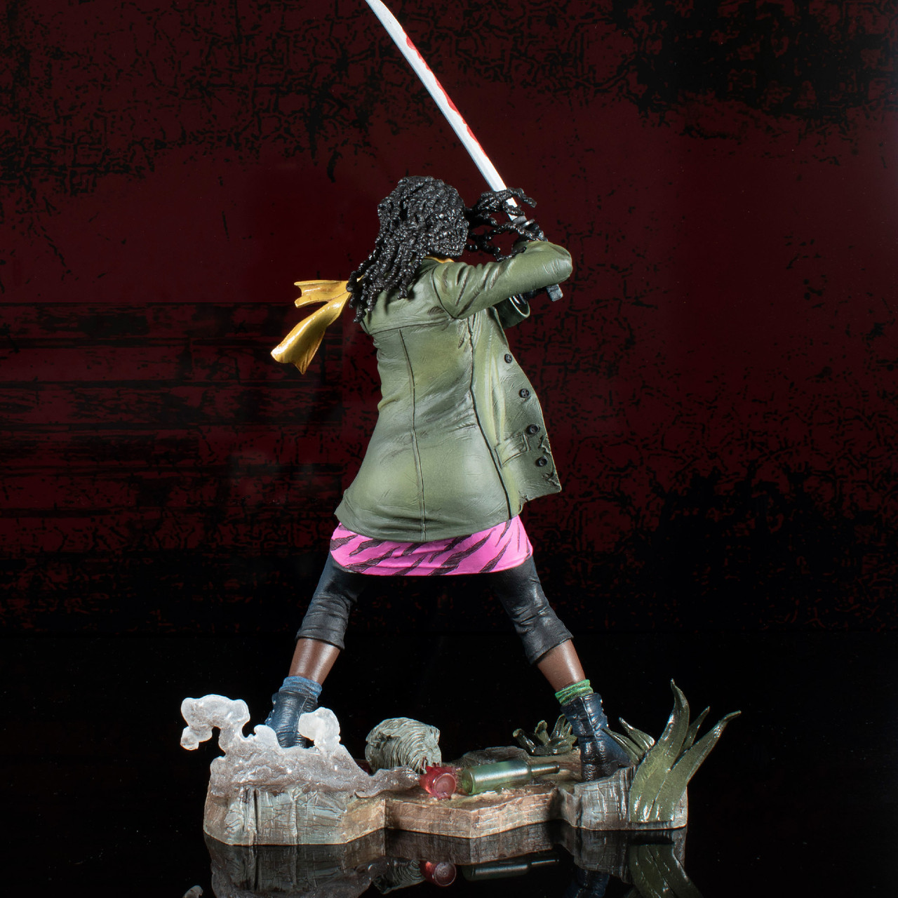 Diamond Select Gallery The Walking Dead Michonne Statue | Fanboy ...